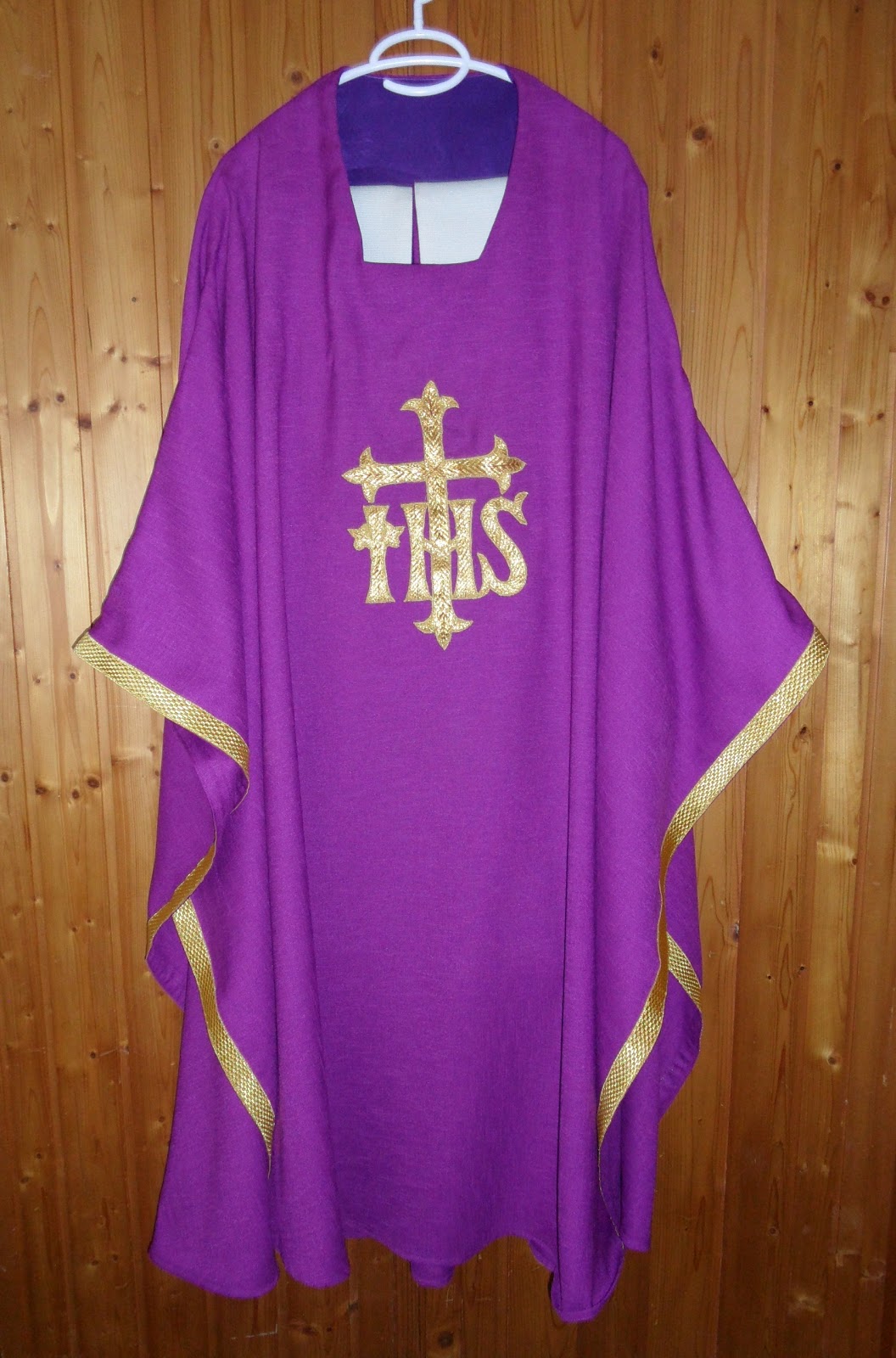 Atelier de couture CoCo: Chasuble violet avec étole double face violet ...