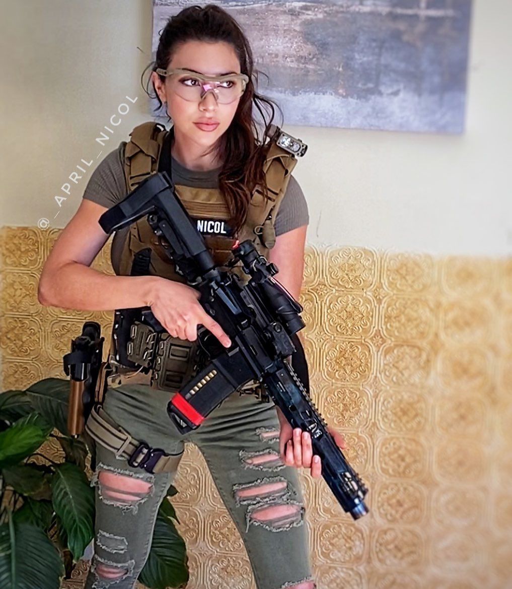 MrAndres5555: April Nicol