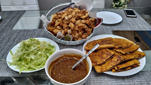 Home made Q u e s a d i l l a - Food Bee.Trending NOW