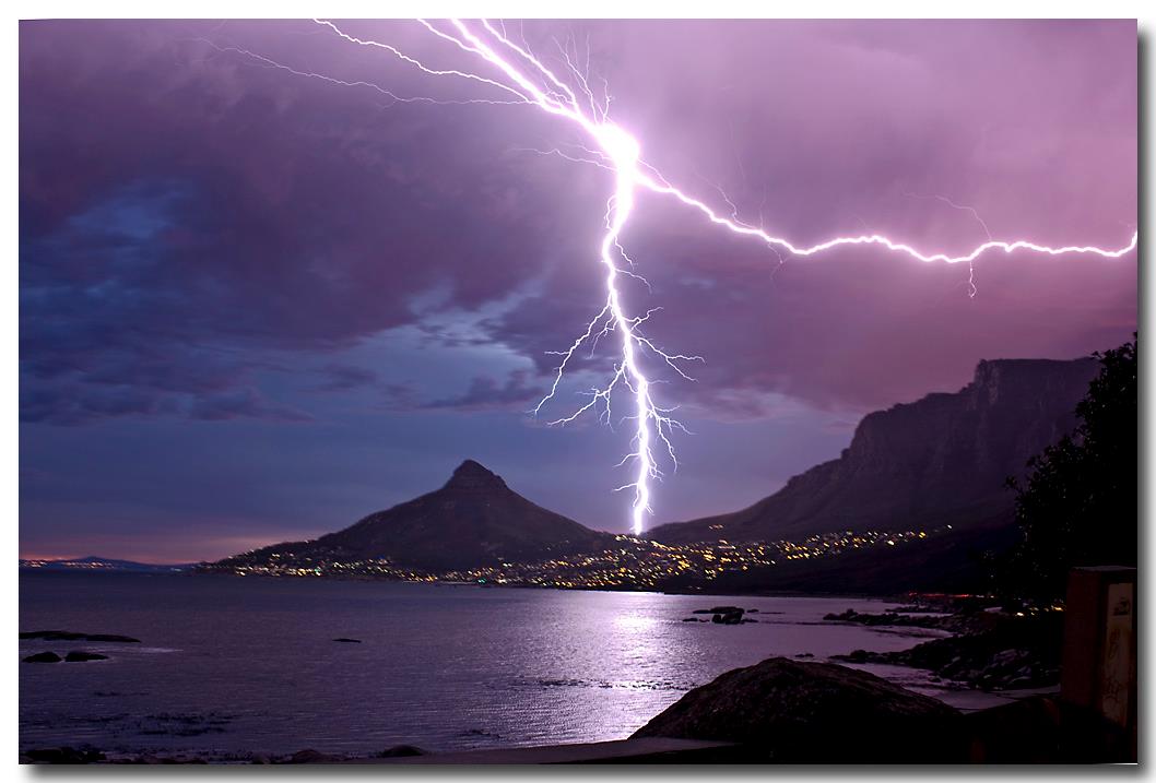 Kirfara: Monday thunder and lighting.