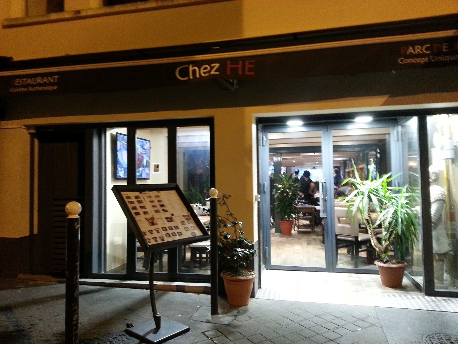 Ces doux moments: Manger et jouer au restaurant Chez He [ The Bon plan ...