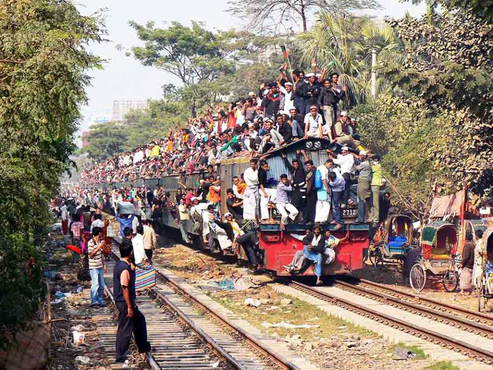 NOTÍCIAS DE ROLÂNDIA - PR.: TREM LOTAÇÃO TOTAL NA ÍNDIA