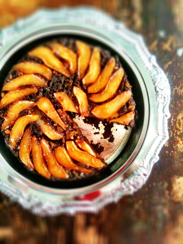 sweetsugarbean: Perfect: Upside-Down Pear Gingerbread Cake