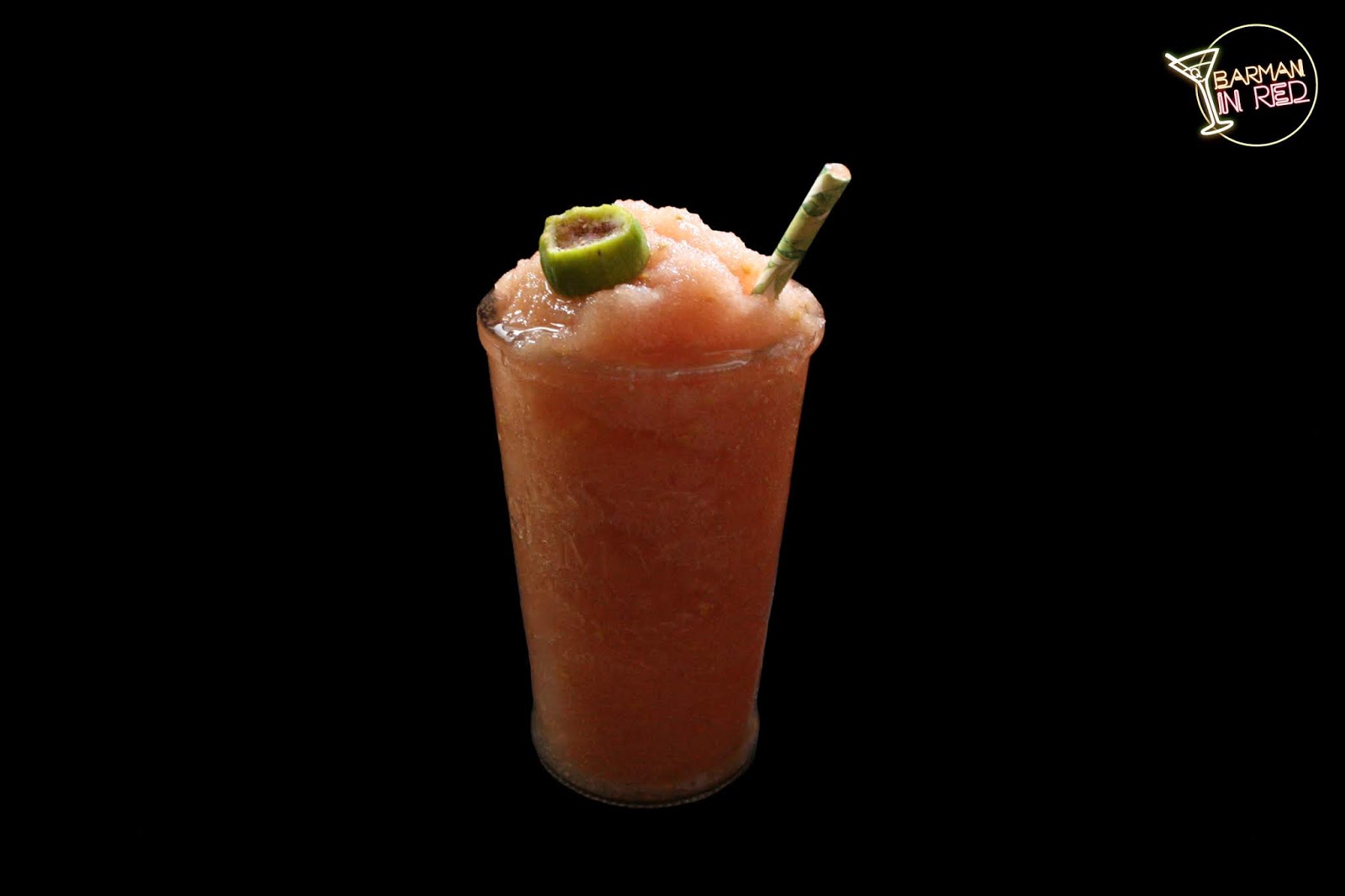 Mejores cócteles con ron *Rosa Helada*