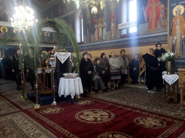 Με αρχιερατικη θεια λειτουργια χοροστατουντος του Μητροπολιτη Βεροιας ...