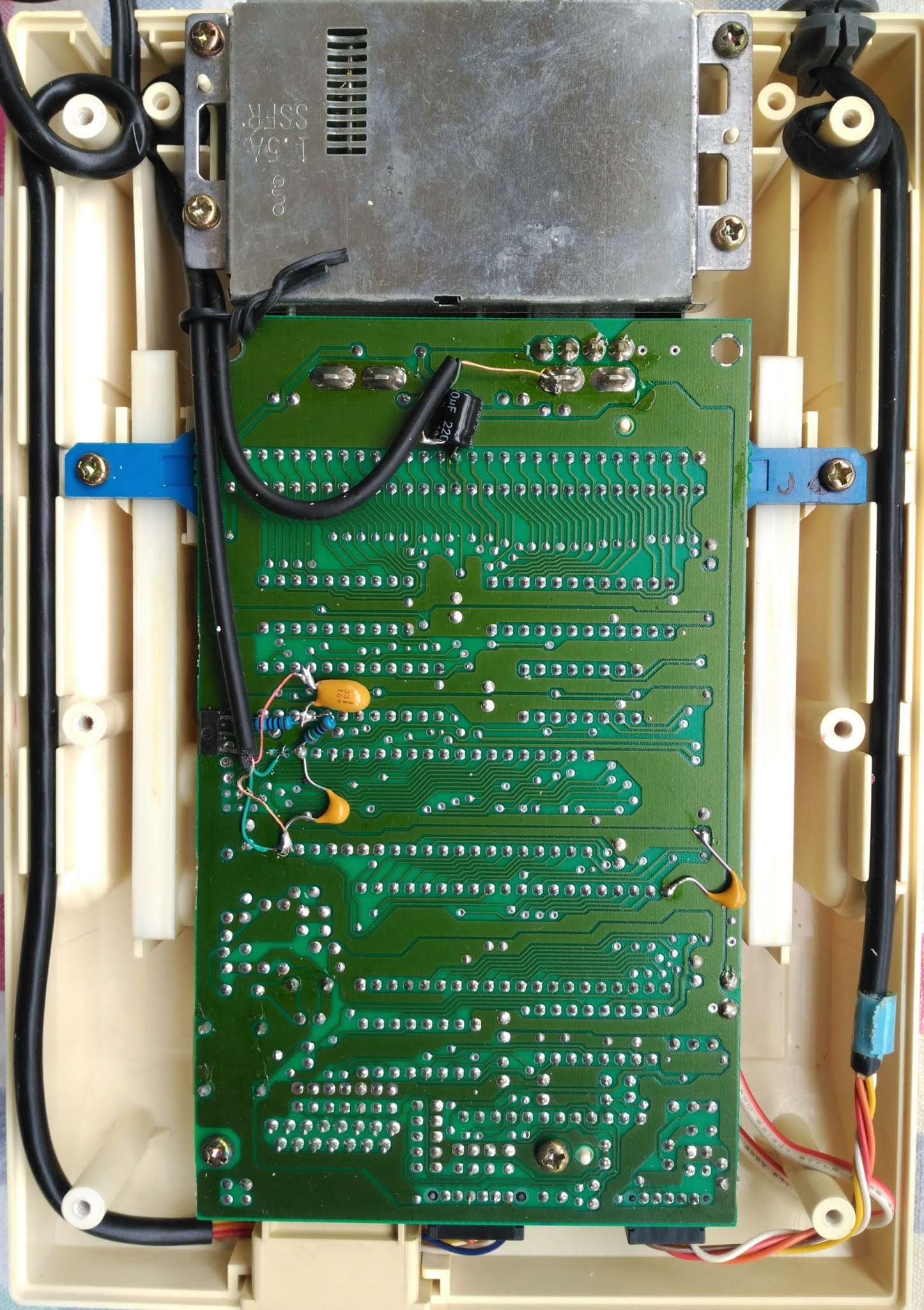 Retro Ordenadores Orty: Consola Nintendo Family Computer (Famicom) (1983)