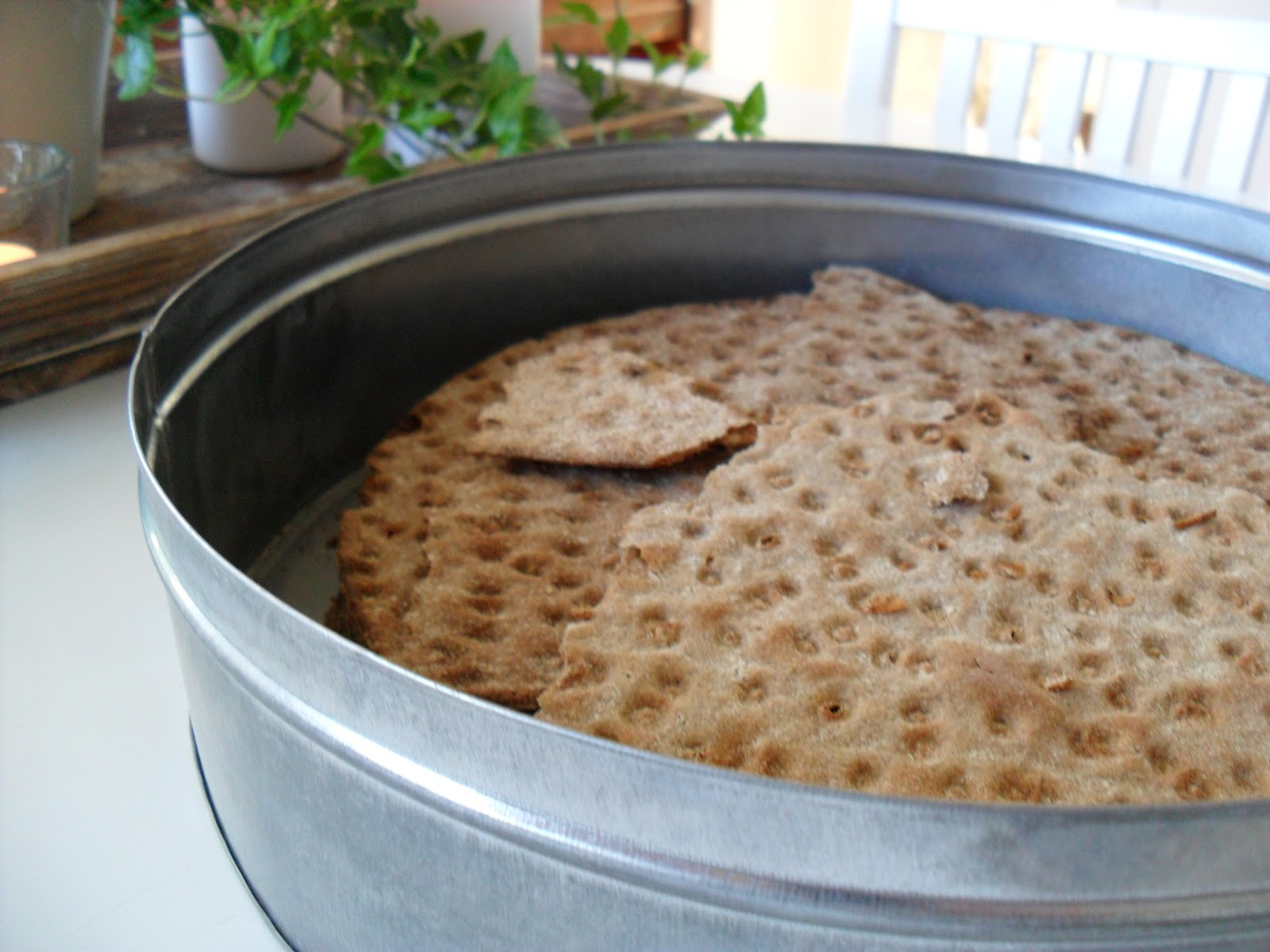 Vit Sockerbit: Knäckebrödsburken