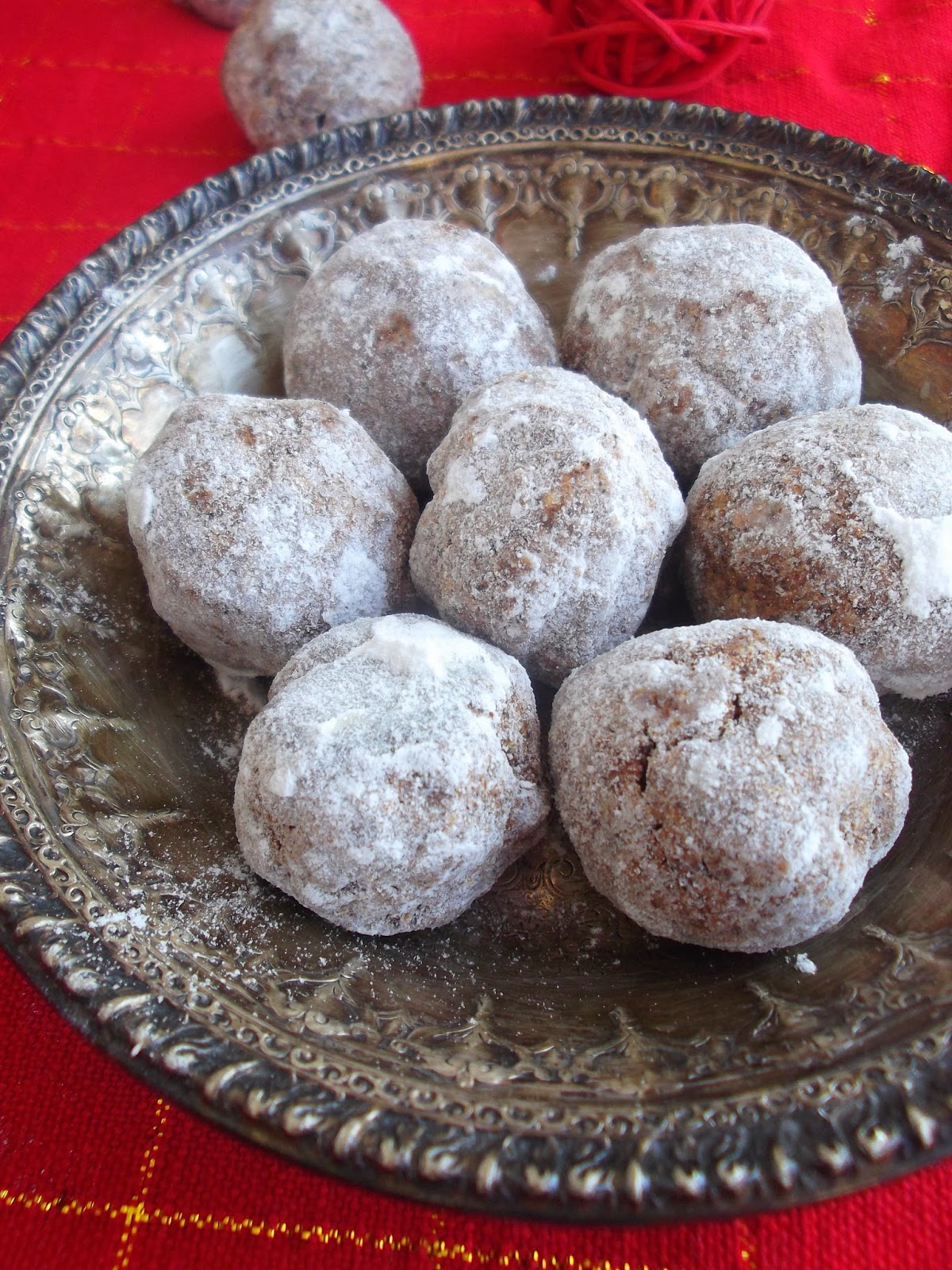 Astal Kuhinja Jingle Belss Recepti: Keks kuglice sa rogačem i kikiriki ...