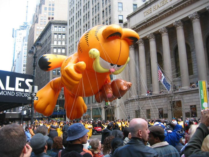 MEXICOGEEK: GARFIELD GIGANTE EN LA CIUDAD