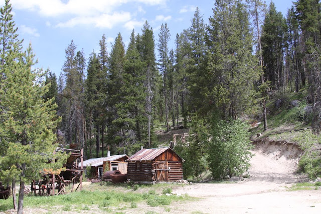 Knotty Pine Ranch: Warren, Idaho