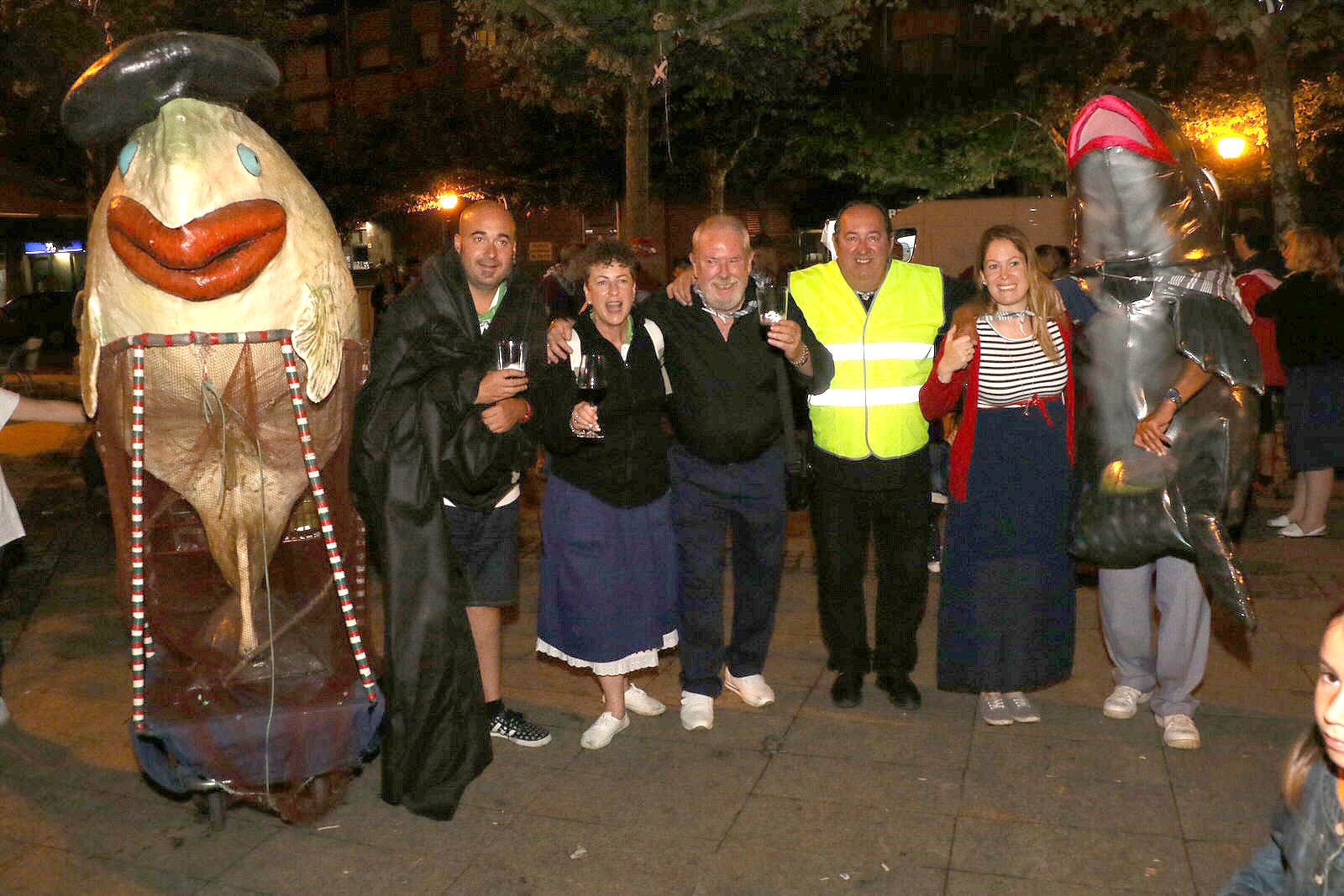 Cientos de personas despiden las fiestas de Retuerto y a su trucha jubilada