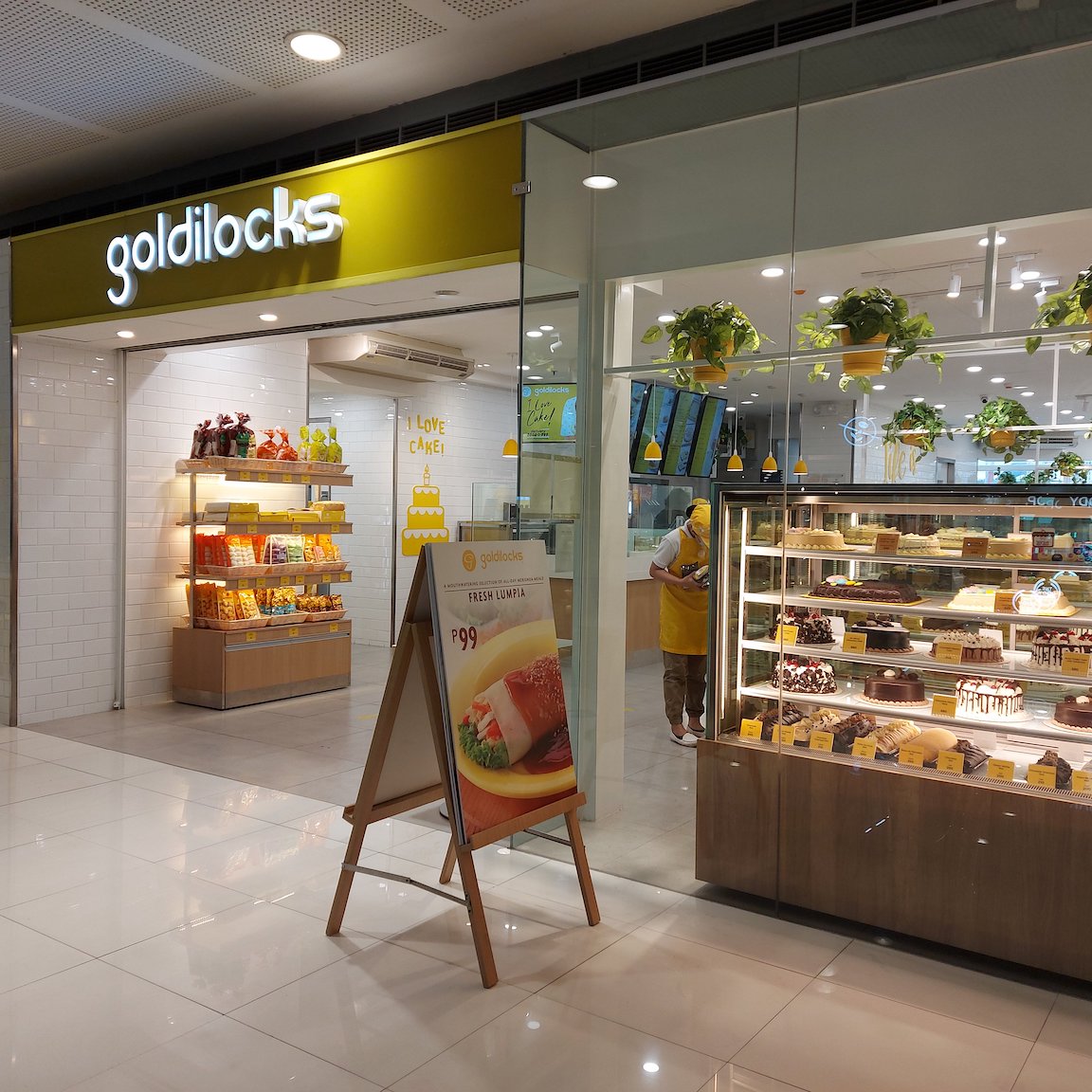 Lemon GreenTea: Goldilocks opens with fresh new look and food items at ...