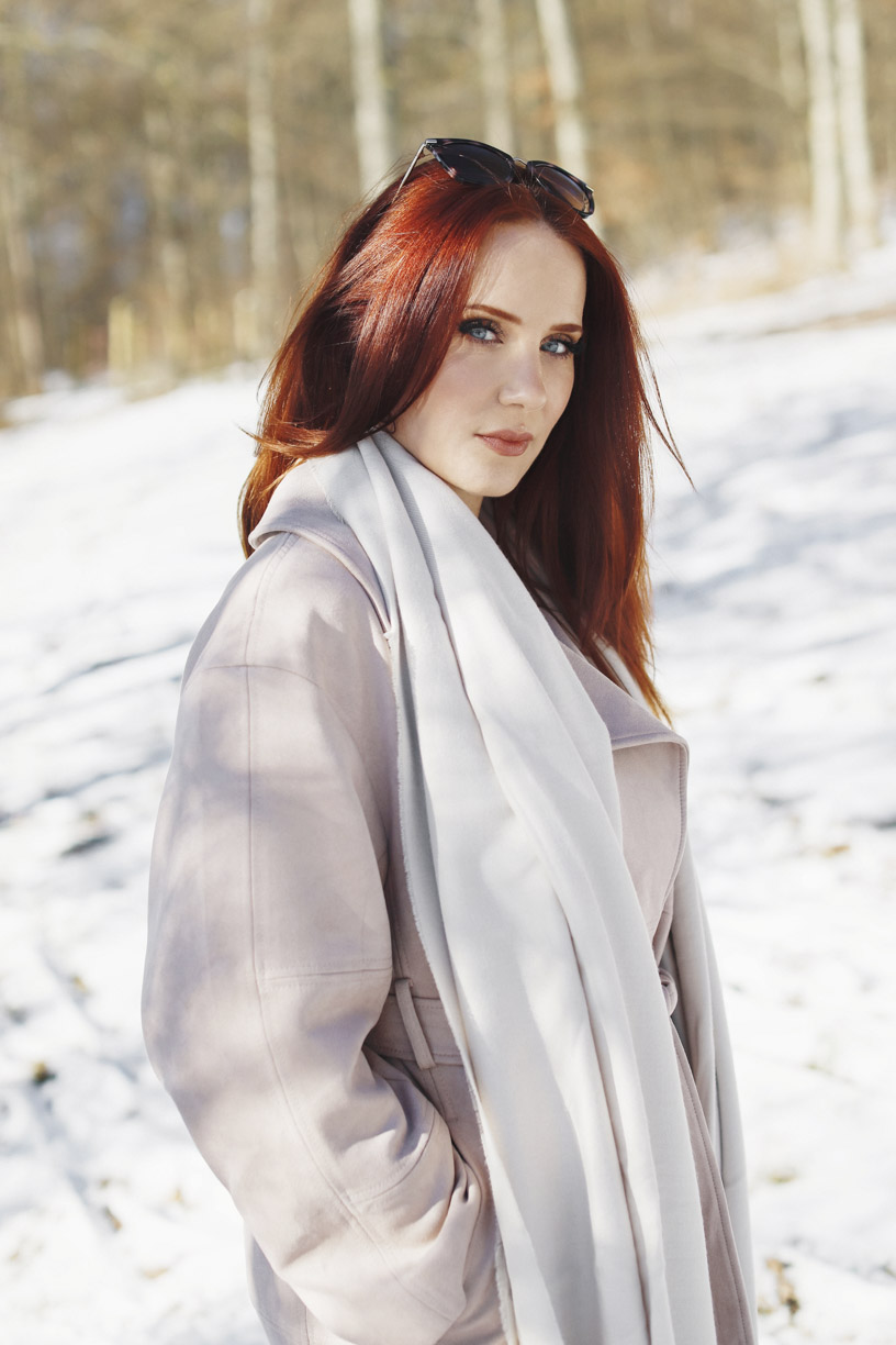 Simone Snow | SMOONSTYLE