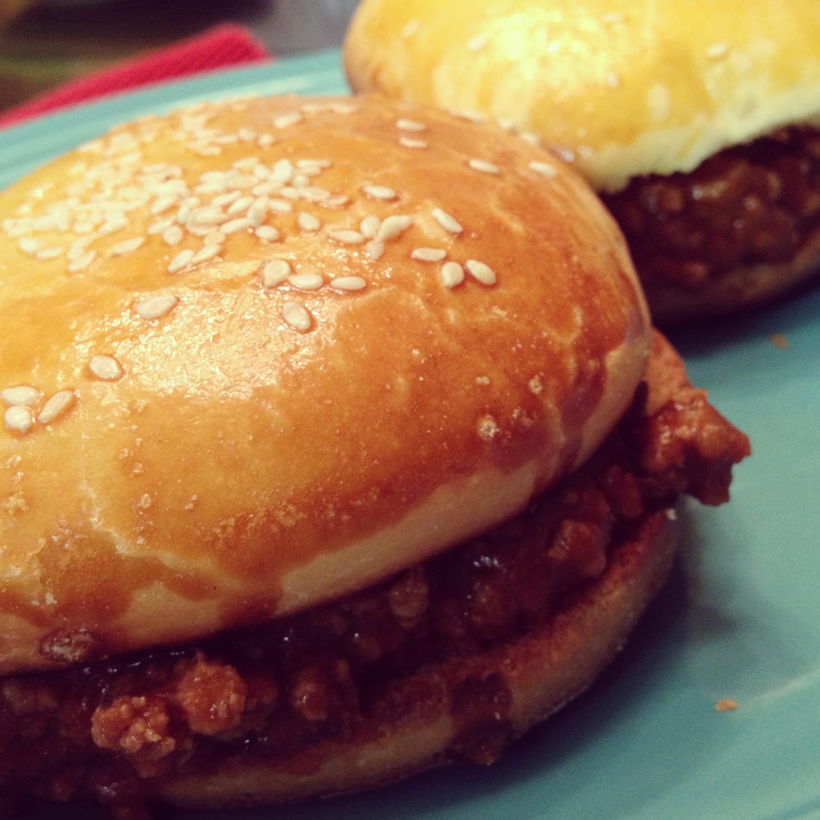 Tamie Eats Cheap: Cheap Eats :: Homemade Hamburger Buns