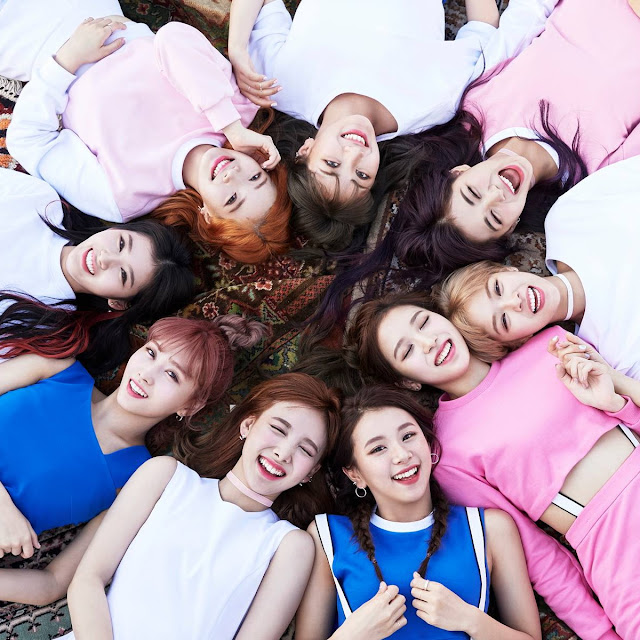 TWICE10月24日發行第三張迷你專輯TWICEcoaster LANE : 1，主打歌TT由黑眼必勝打造(MV/宣傳照大圖) - 櫻花泡菜