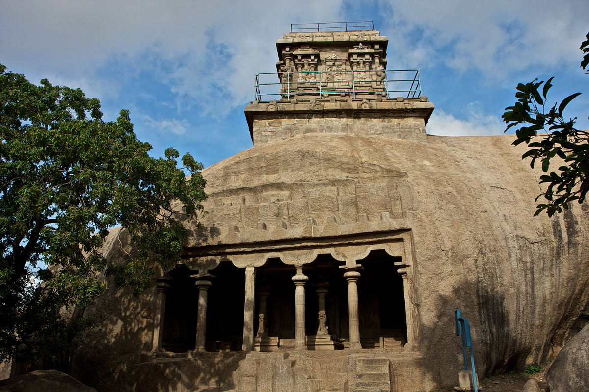 Tamilnadu Tourism: Mahishasuramardhini Cave Temple, Mamallapuram
