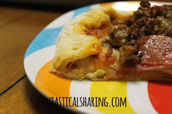 Fantastical Sharing of Recipes: The Ultimate Stuffed Crust Pizza