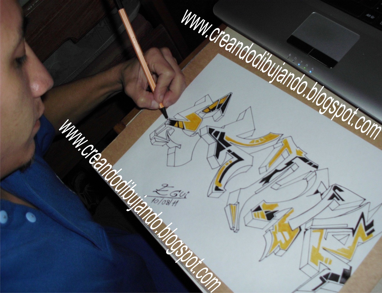 CREANDO & DIBUJANDO: NOMBRE EN LETRA INICIAL GRAFFITI: EKTWR - HECTOR