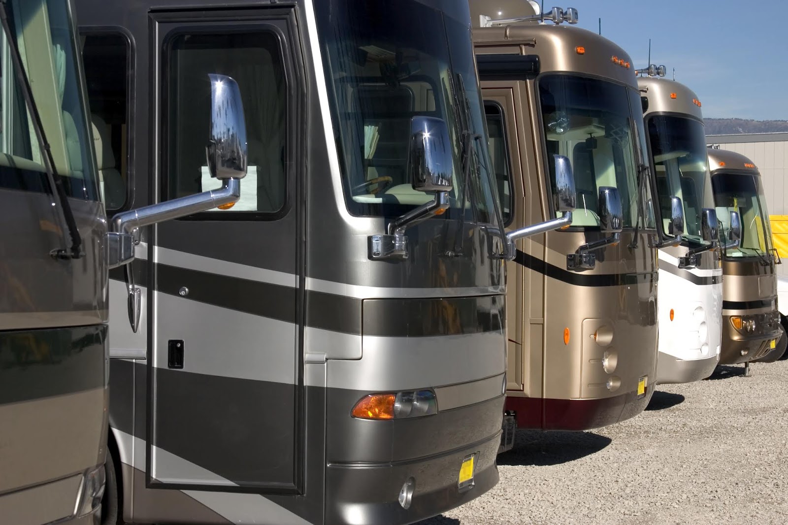 Pros and Cons of Buying a New RV