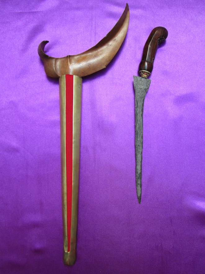 Wesi Aji Indonesia: Keris Patrem Tilamsari Gonjo Iras