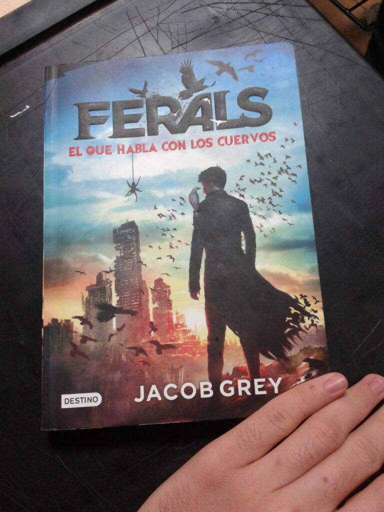 Reseña: FERALS: El que habla con los cuervos♡