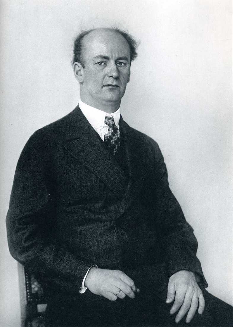 solitary dog sculptor: 04/25/13