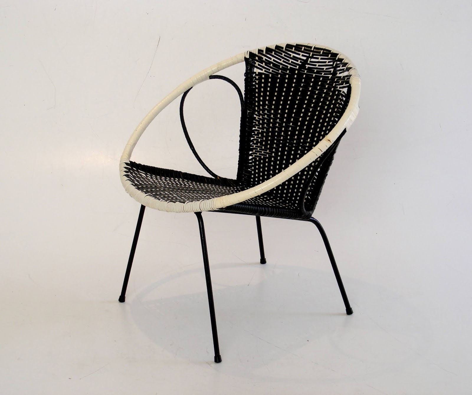 VAMP FURNITURE: A vintage plastic woven chair at Vamp_27 June 2018