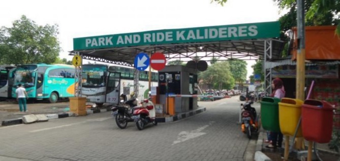 PARK AND RIDE SEBAGAI SOLUSI MASALAH KEMACETAN DI INDONESIA - BPTS FT UGM