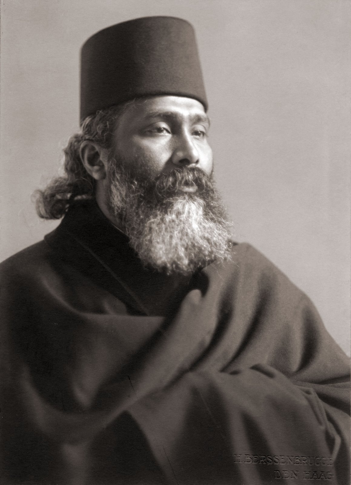 Portal do Conhecimento Divino: Hazrat Inayat Khan - O Misticismo do Som ...