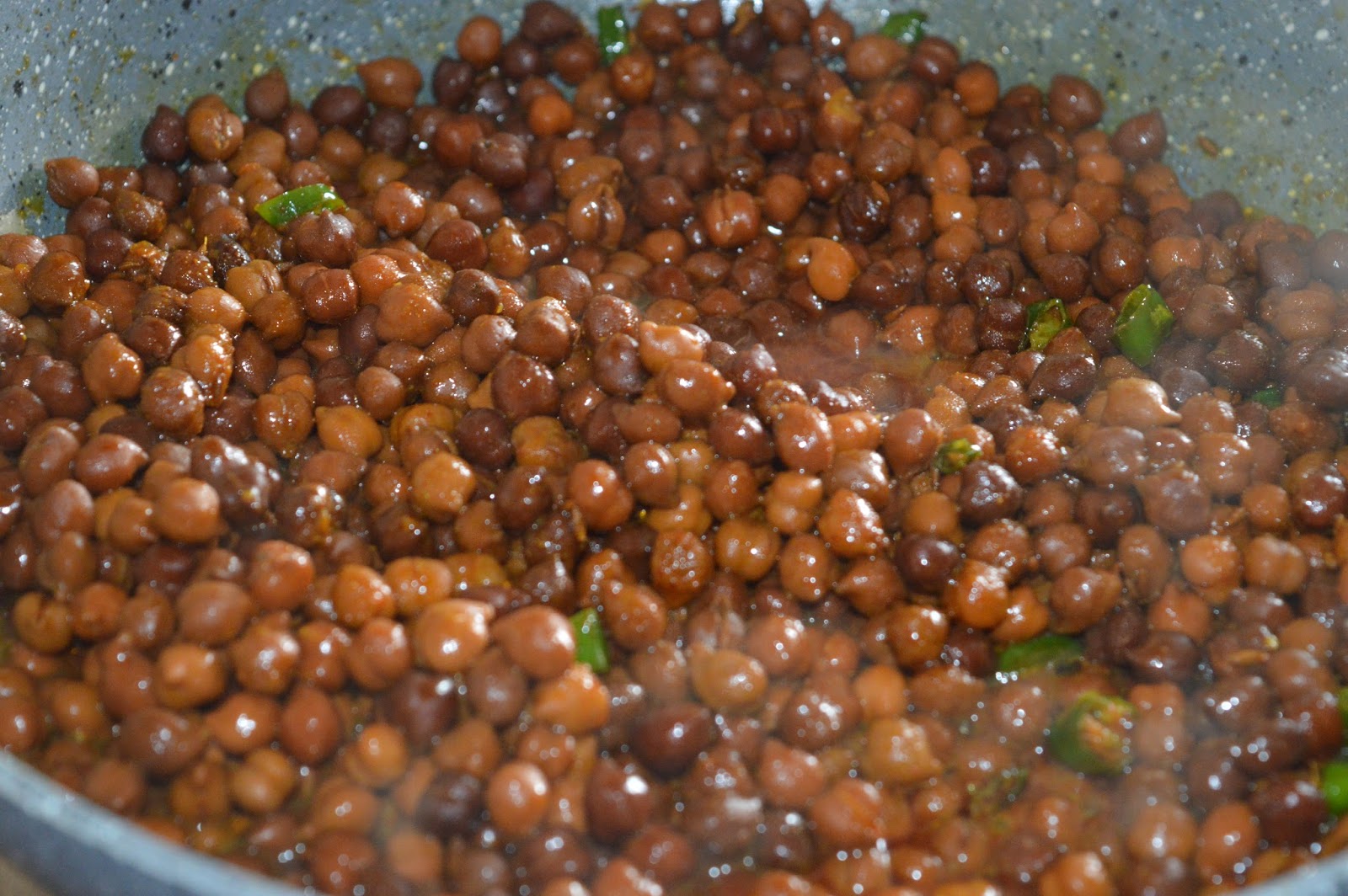 exotic-n-easy cooking: Sukhe Channe (Dry Channa)