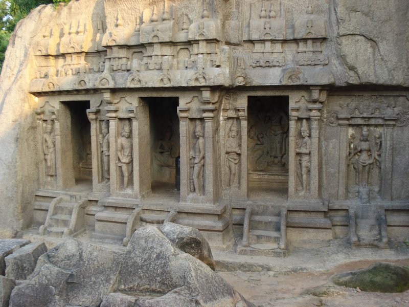 Tamilnadu Tourism: Trimurti Cave Temple, Mamallapuram