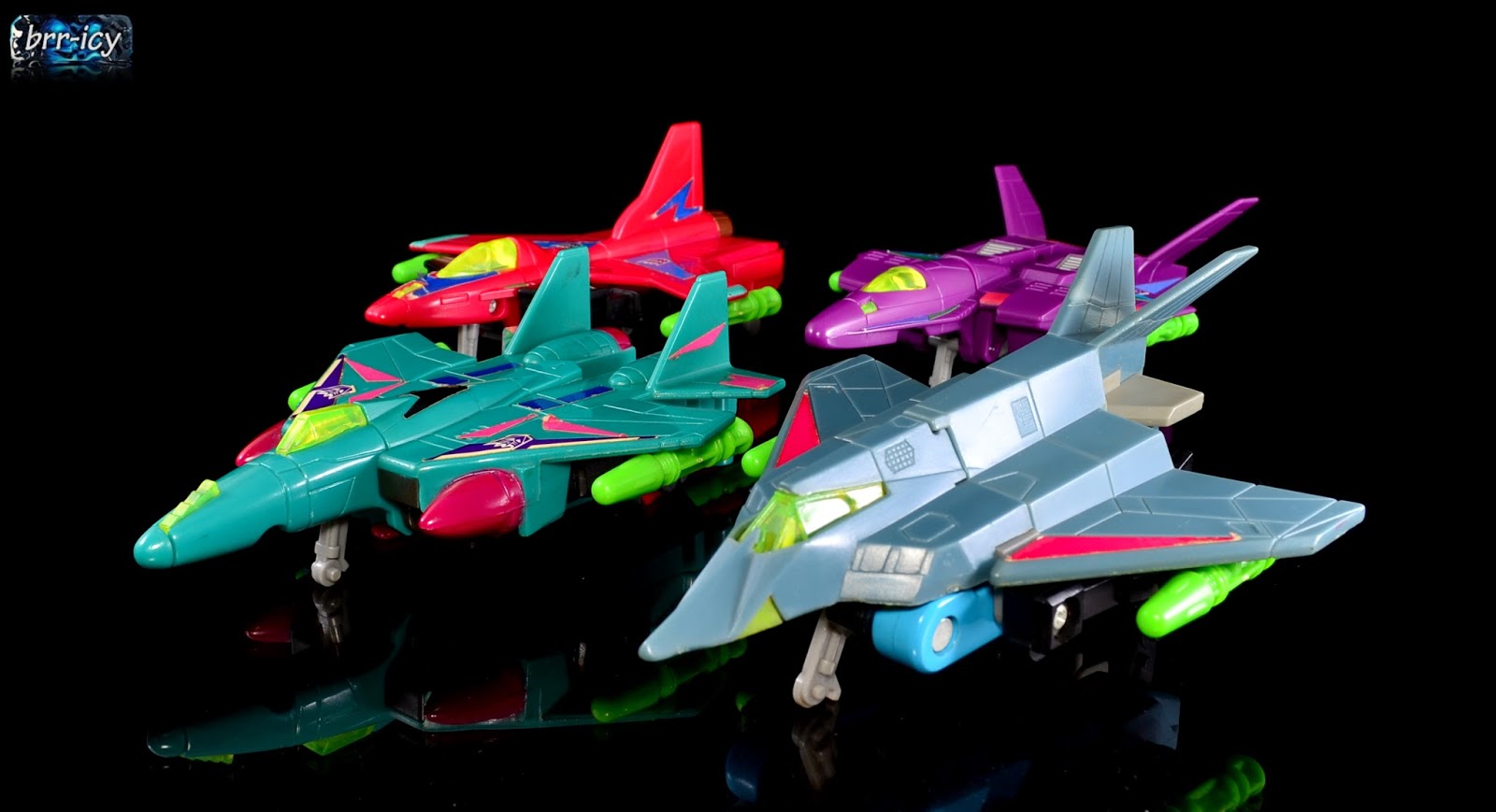 Brr-icy's Transformers Reviews: Small Predator Jets: Skydive, Falcon ...