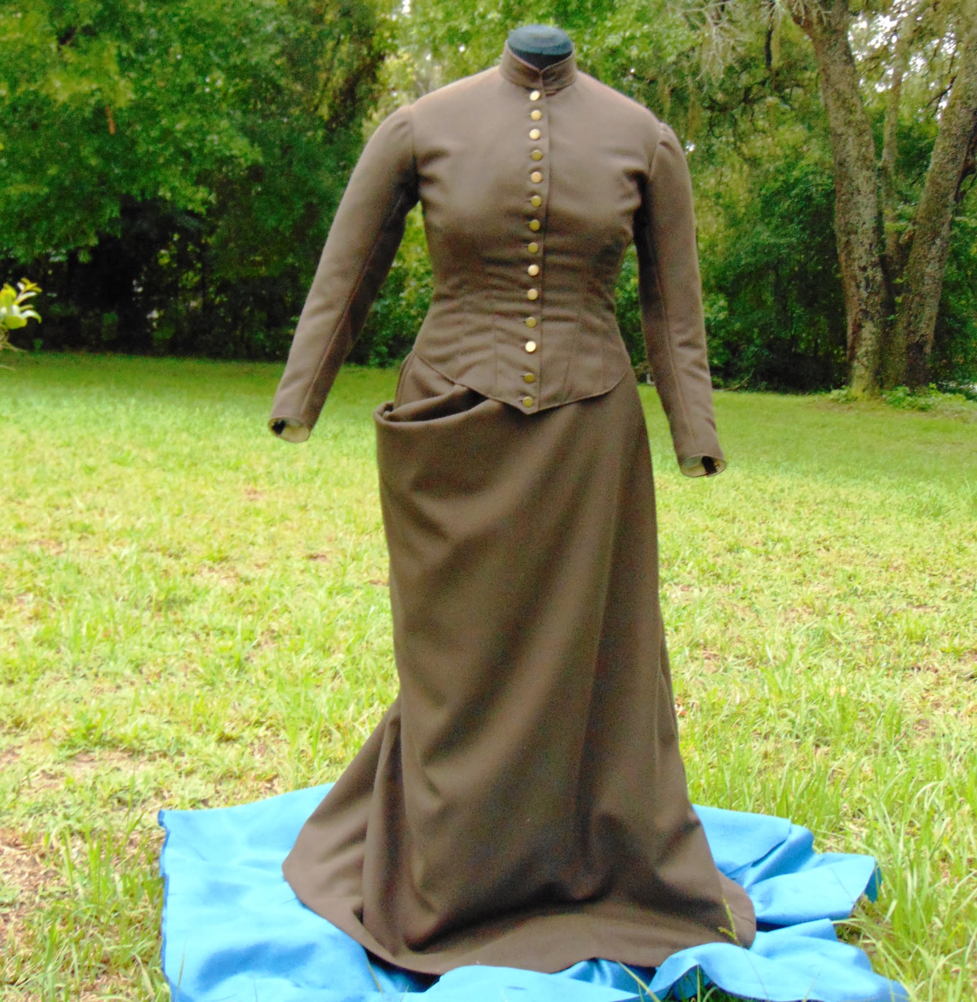 The Antique Sewist: 1880s Riding Habit - Brown wool blend