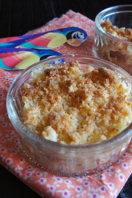 Crumble exotique : ananas, banane, noix de coco