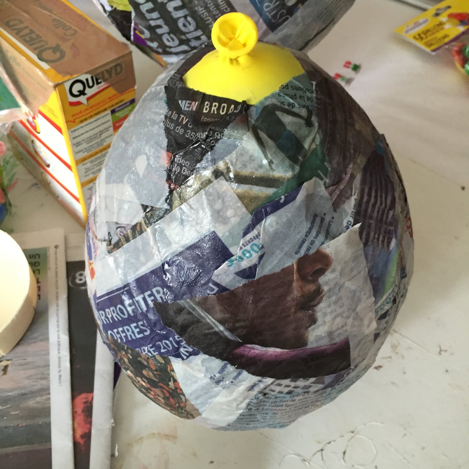 Créer pour grandir: POUSSIN EN PAPIER MÂCHÉ