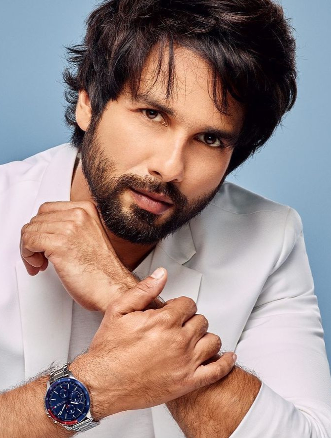 Shahid Kapoor Height, Weight, Body Measurements.