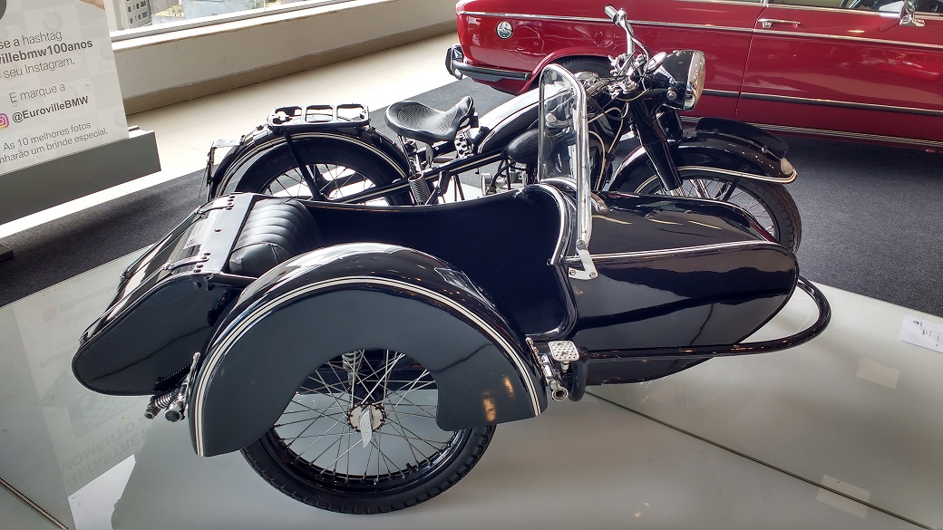 MOTOS DO MUNDO: TRICICLO BMW