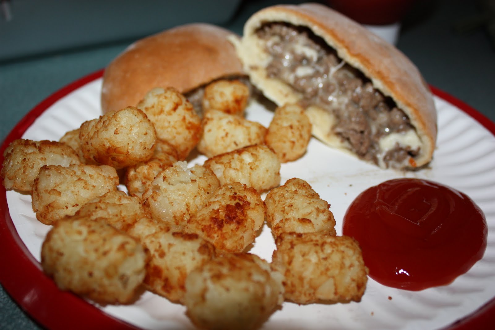 The Dinn3r Divas: Becky's Surprise Burgers by Alex