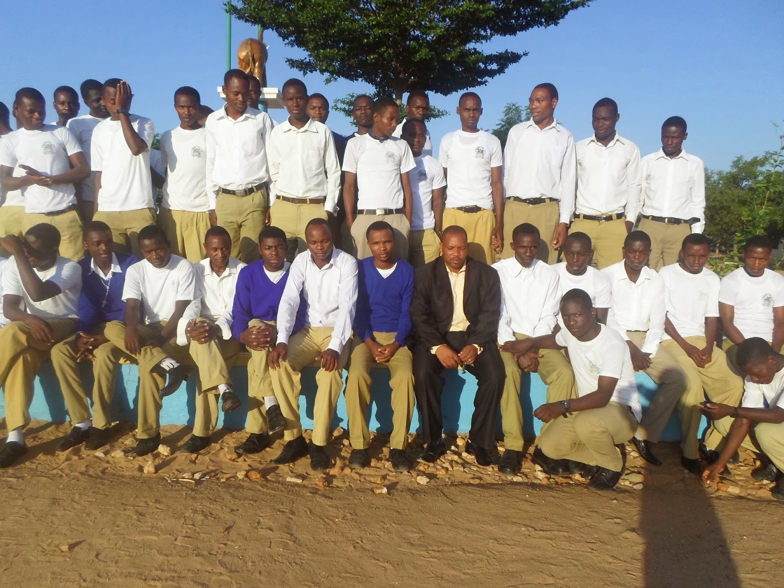 Nyerere High School Migoli : MKUU WA SHULE AKIZUNGUMZA NA WANAFUNZI WA ...