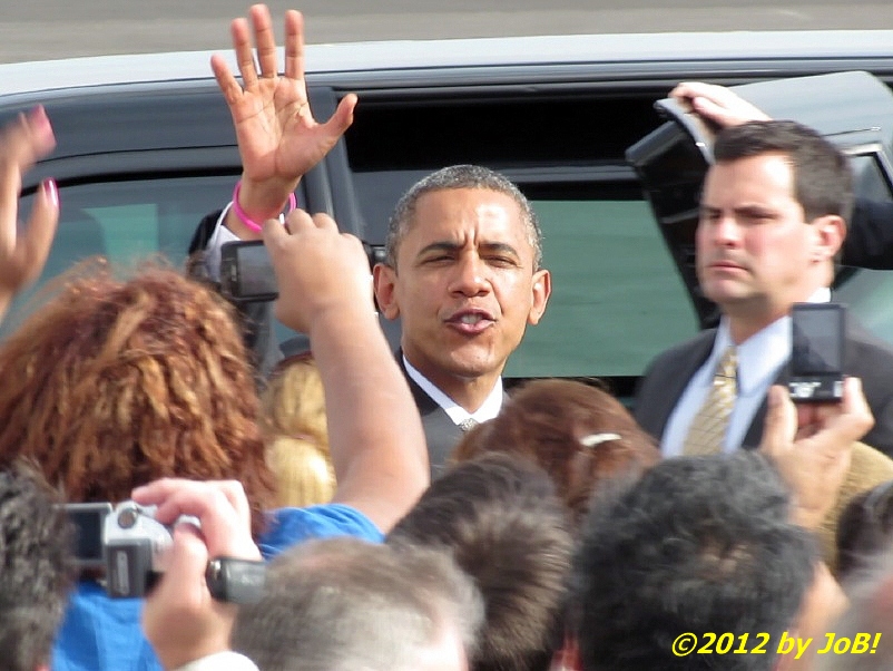 Journalism or Bust!: A/V: President Obama Flies in for Dayton Rally