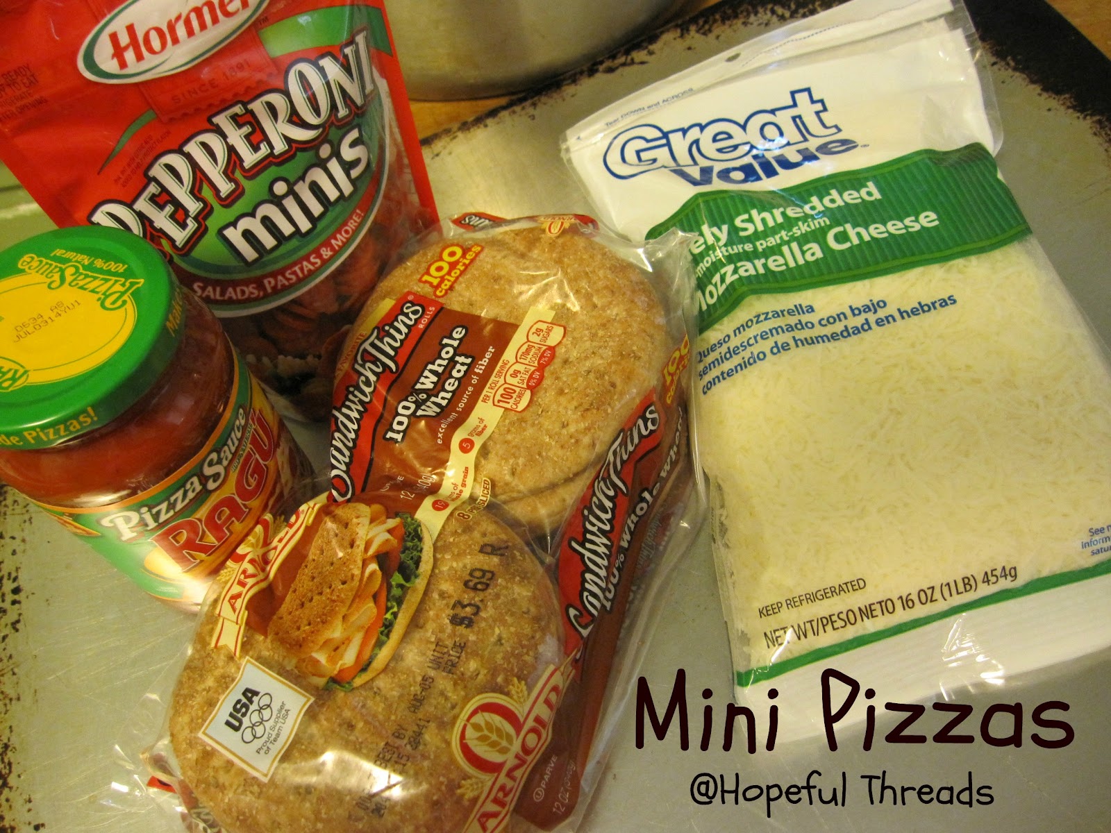 Hopeful Threads: Mmmmm Mini Pizzas!
