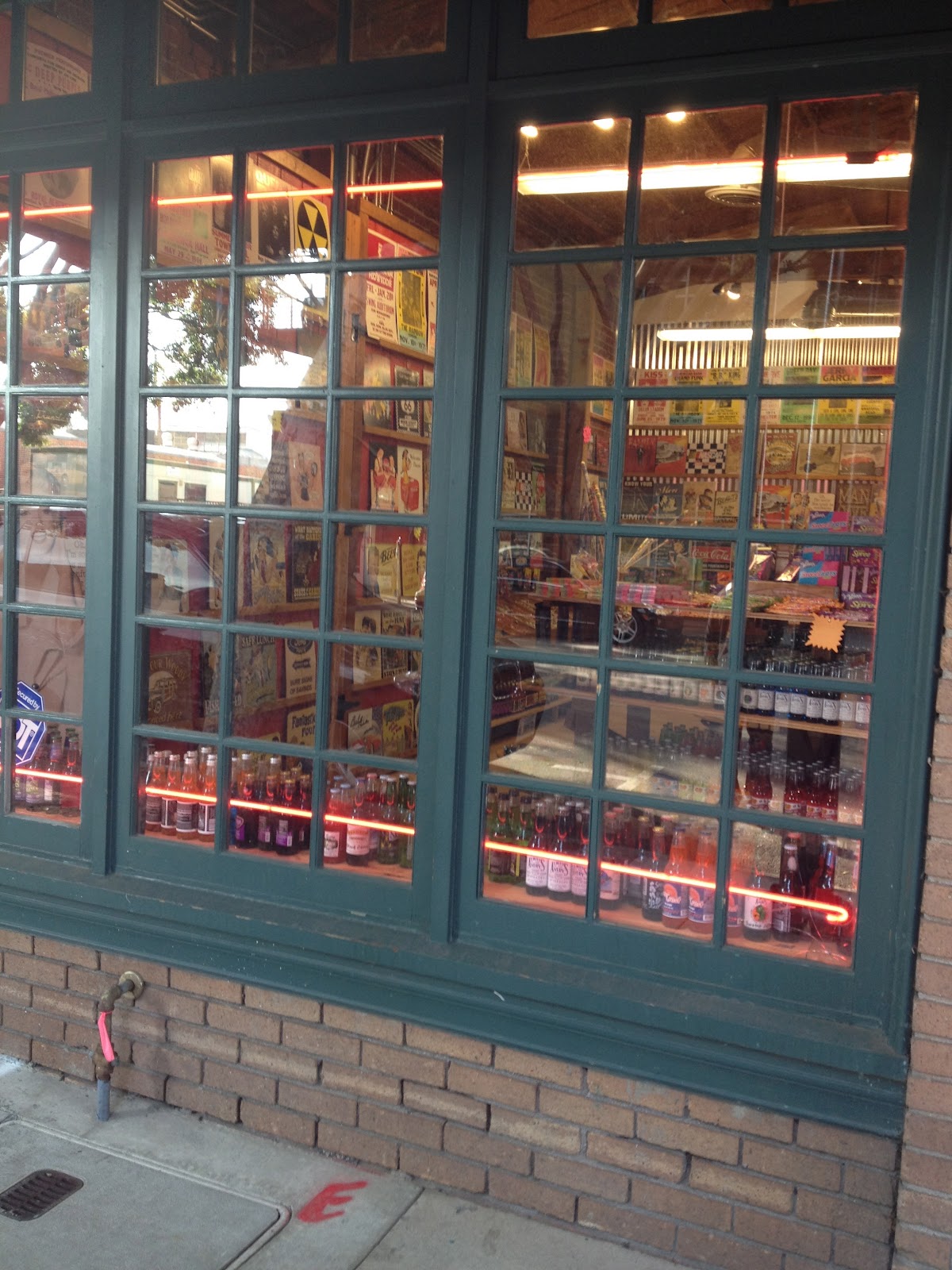 Out Last Night: ROCKET FIZZ Soda Pop Candy Shop West Green Street, Pasadena