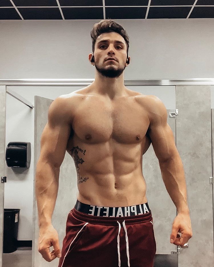 Muscle, Muscle, Muscle: Justin Howells