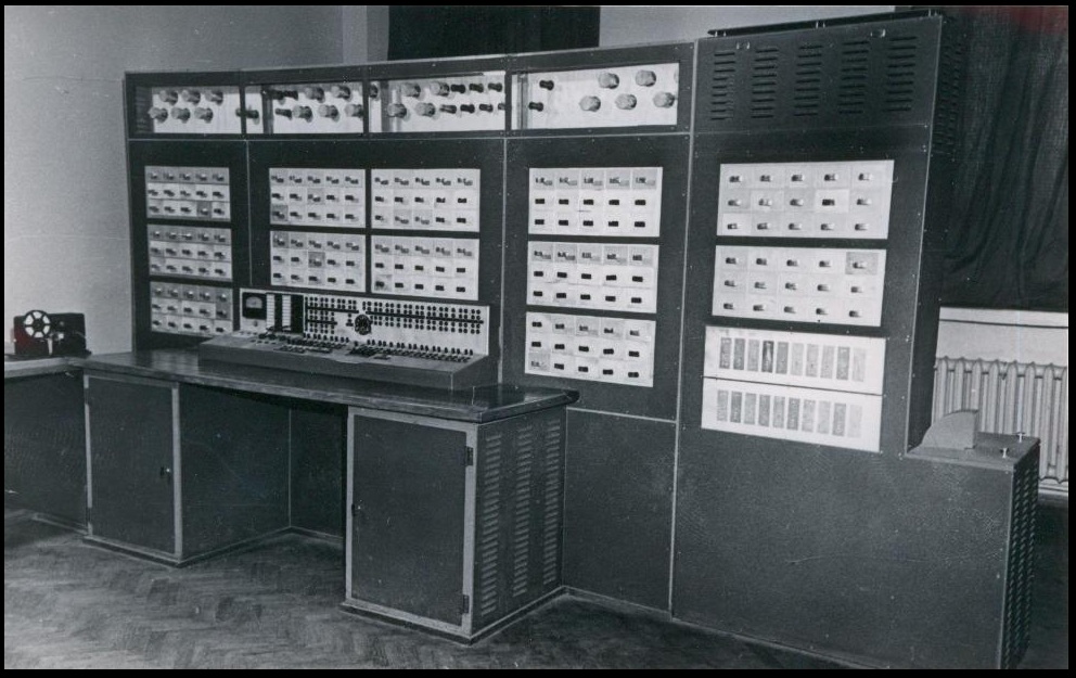 Уникальные устройства: «Сетунь» - единственный серийный троичный компьютер.