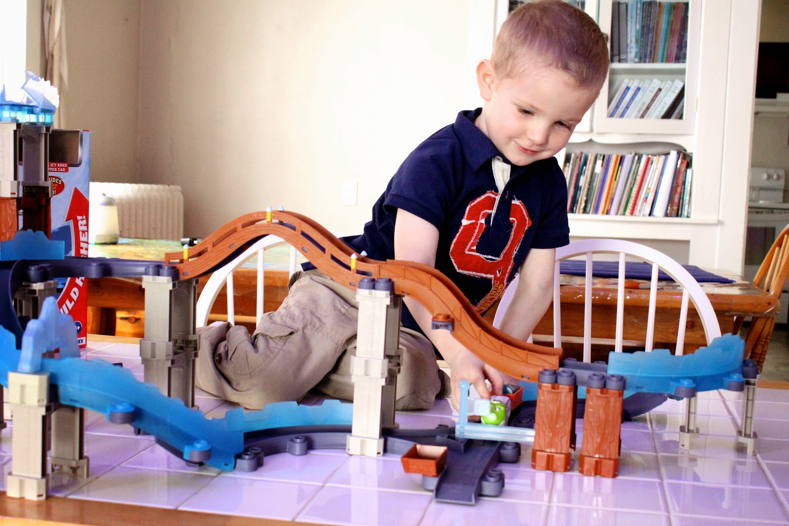 Chuggington "Snow Rescue" DVD & Escapade Action Playset {Review ...
