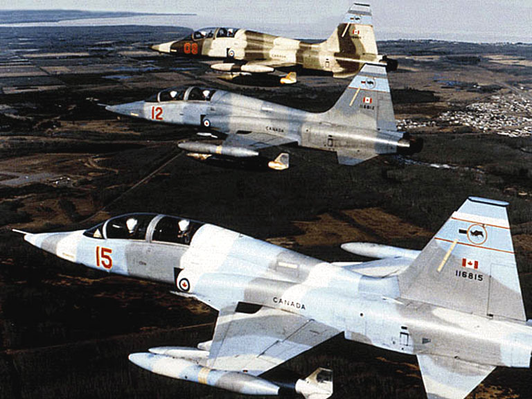 nhungdoicanh: Canadair CF-5/CF-116 Freedom Fighter