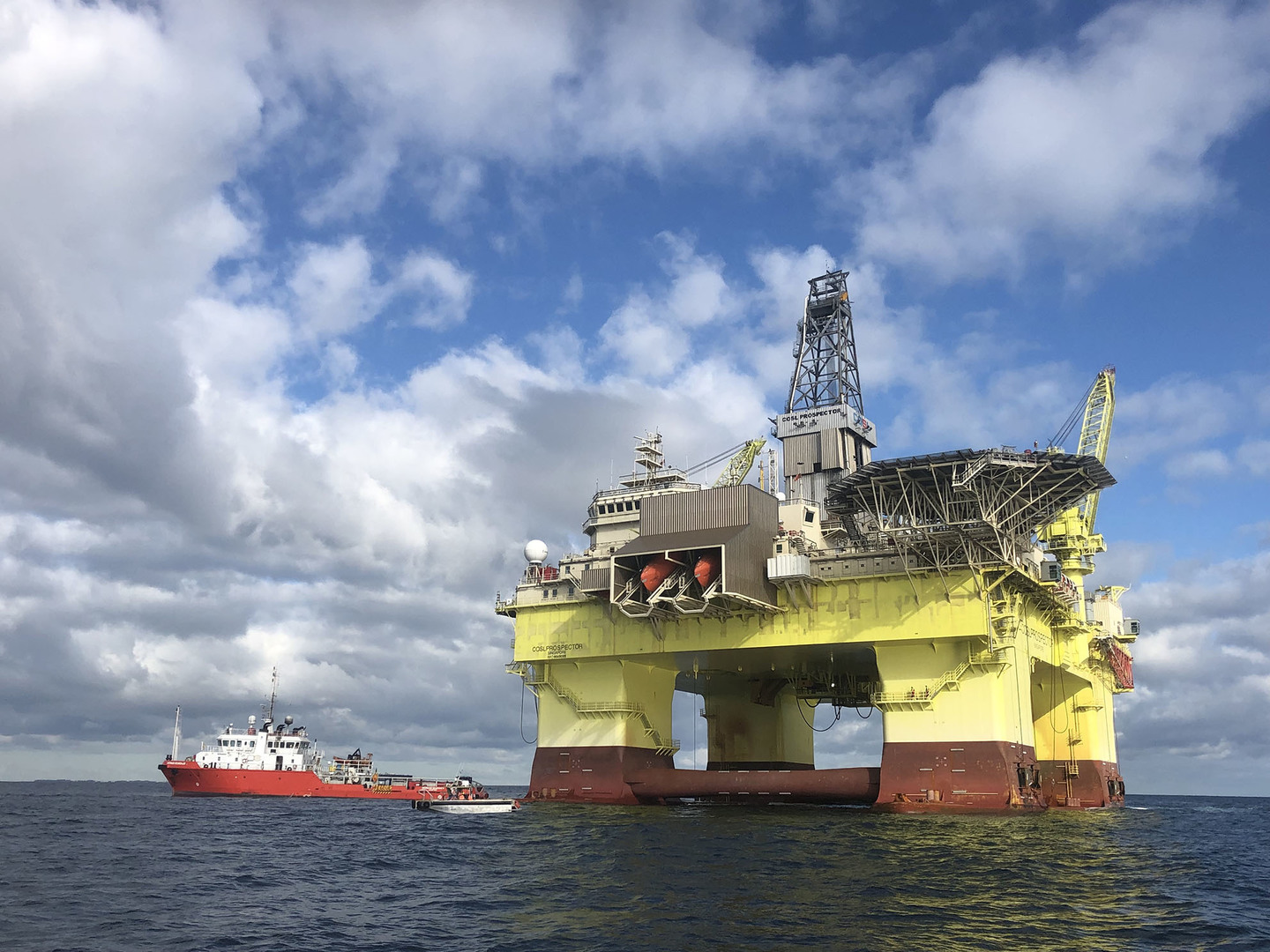 Offshore Base: Offshore oil gas semisub drill rig-COSL Prospector