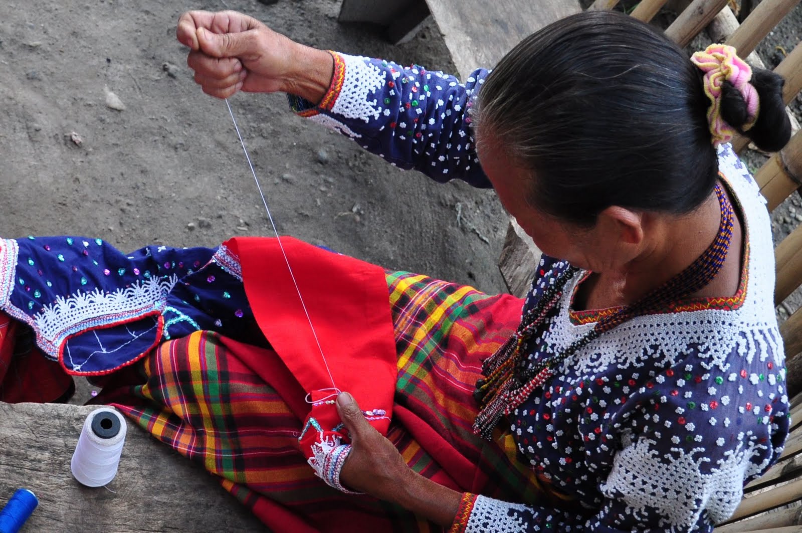 Malungon Retreat and Community Resource Center: B'laan Beadwork Taught ...