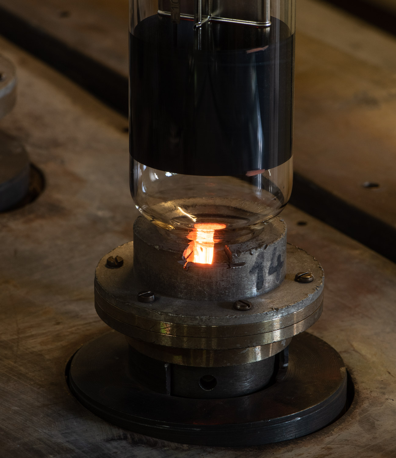 MAKING OF AN ELROG 300B TUBE – M & S | Ultimate High-Fidelity