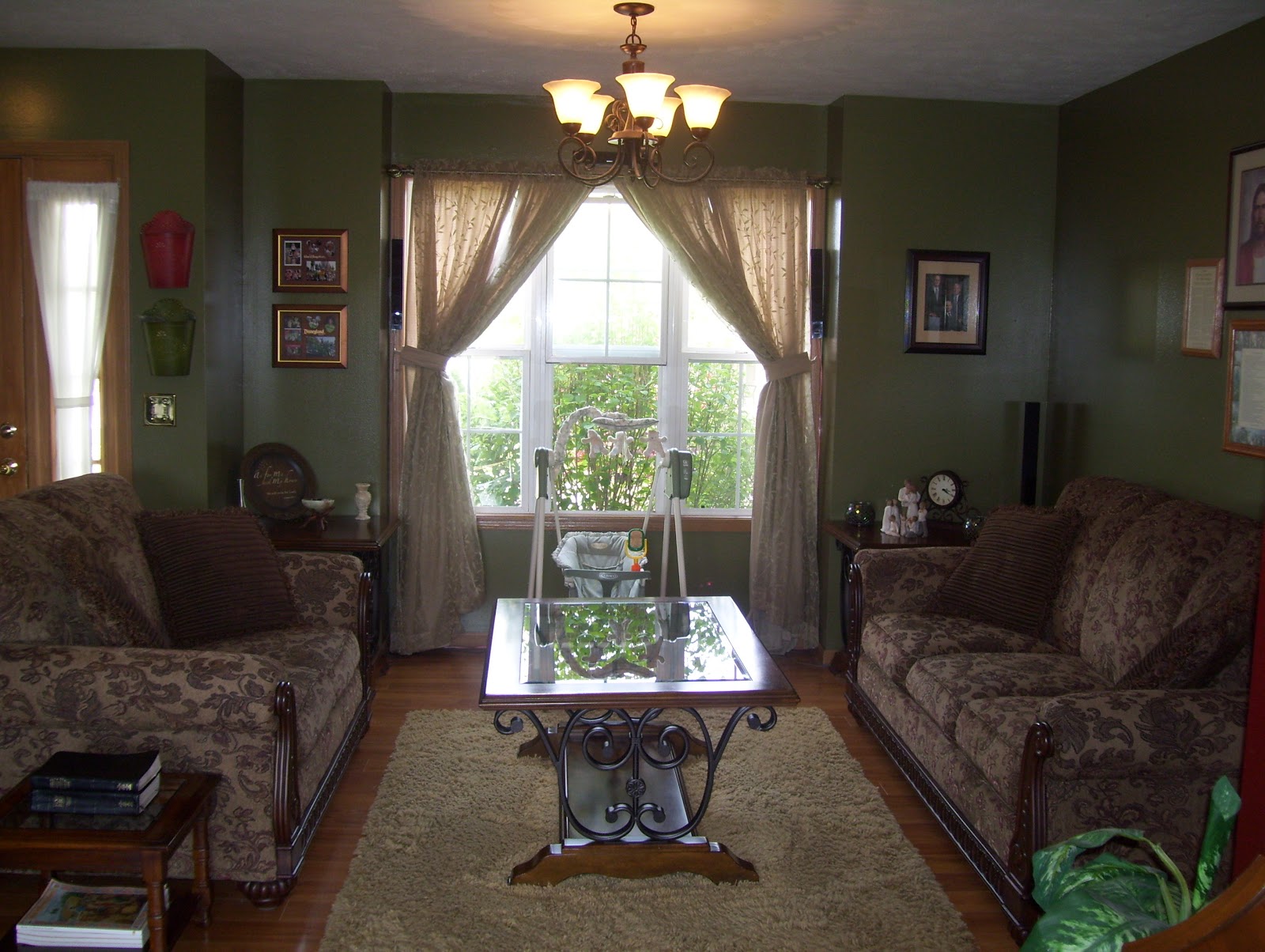 5148 Sarah Circle: Formal Dining Room/Front Sitting area